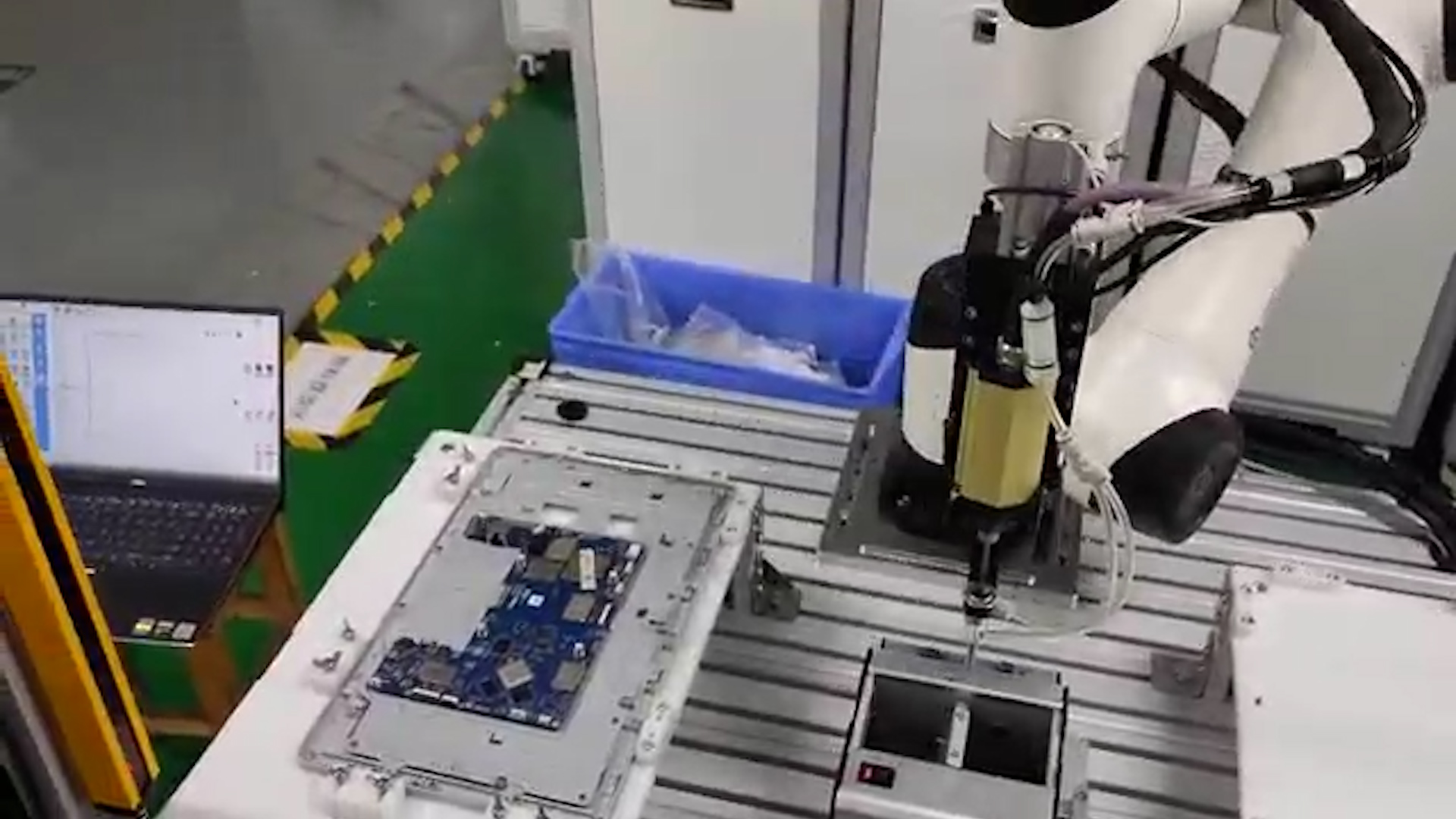 Robotic Automated Screwdriving | DOBOT